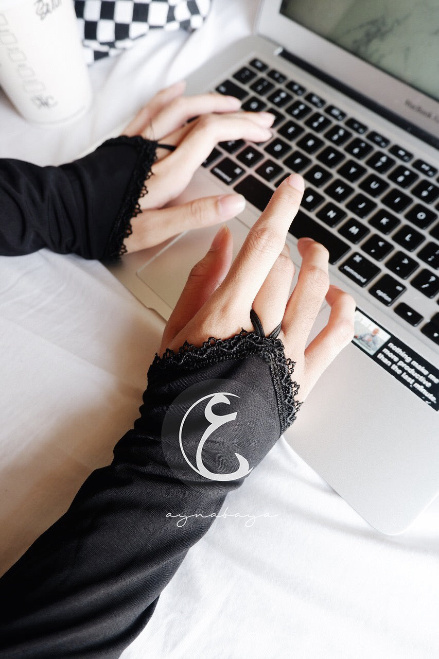 EMBROIDERED RING HANDSOCK – ayn-abaya